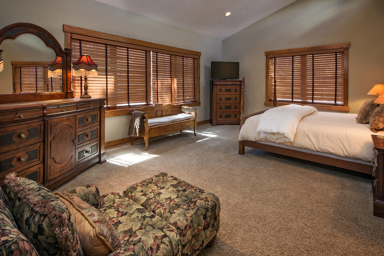 Slopeside Lodge | Jane's Lodges